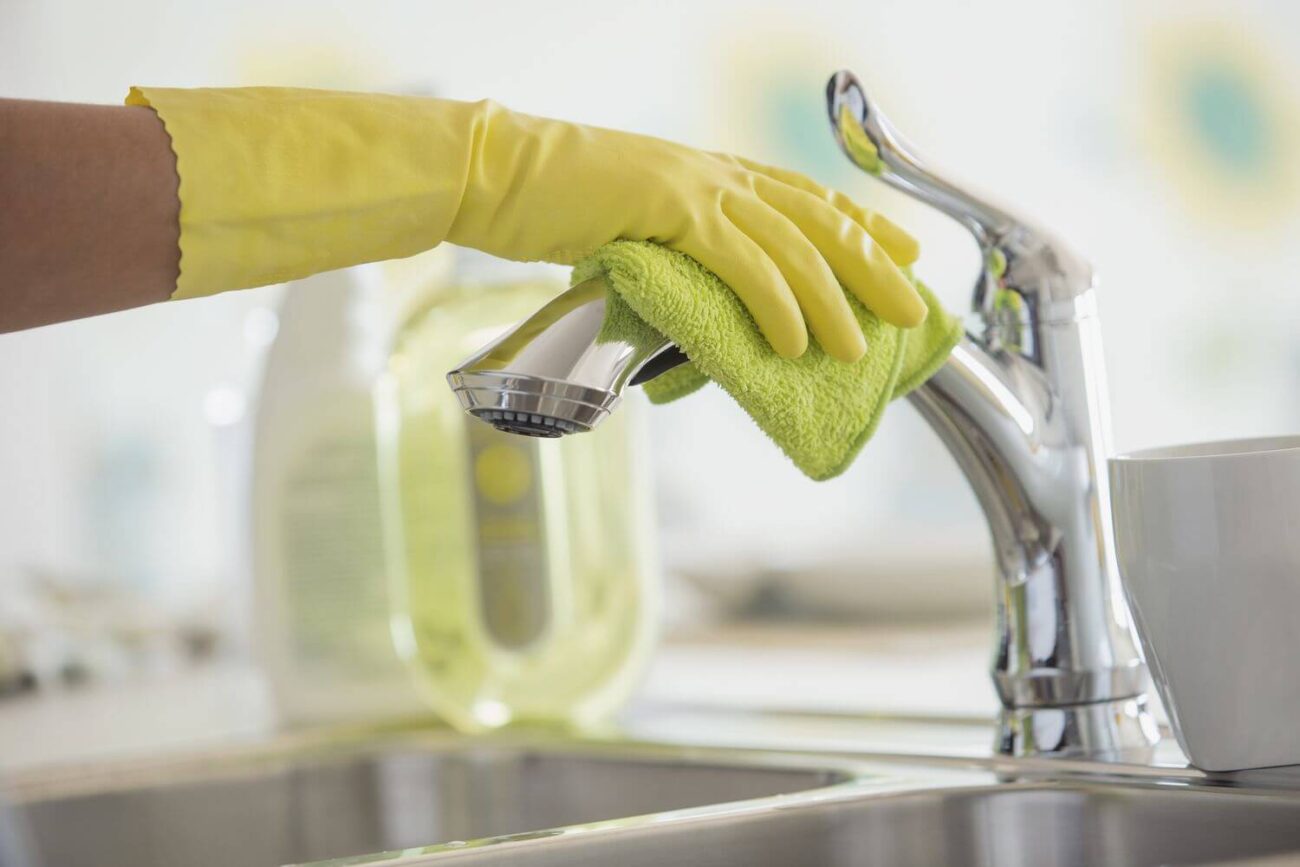 Five Ways To Keep Your Kitchen Sink Sparkling